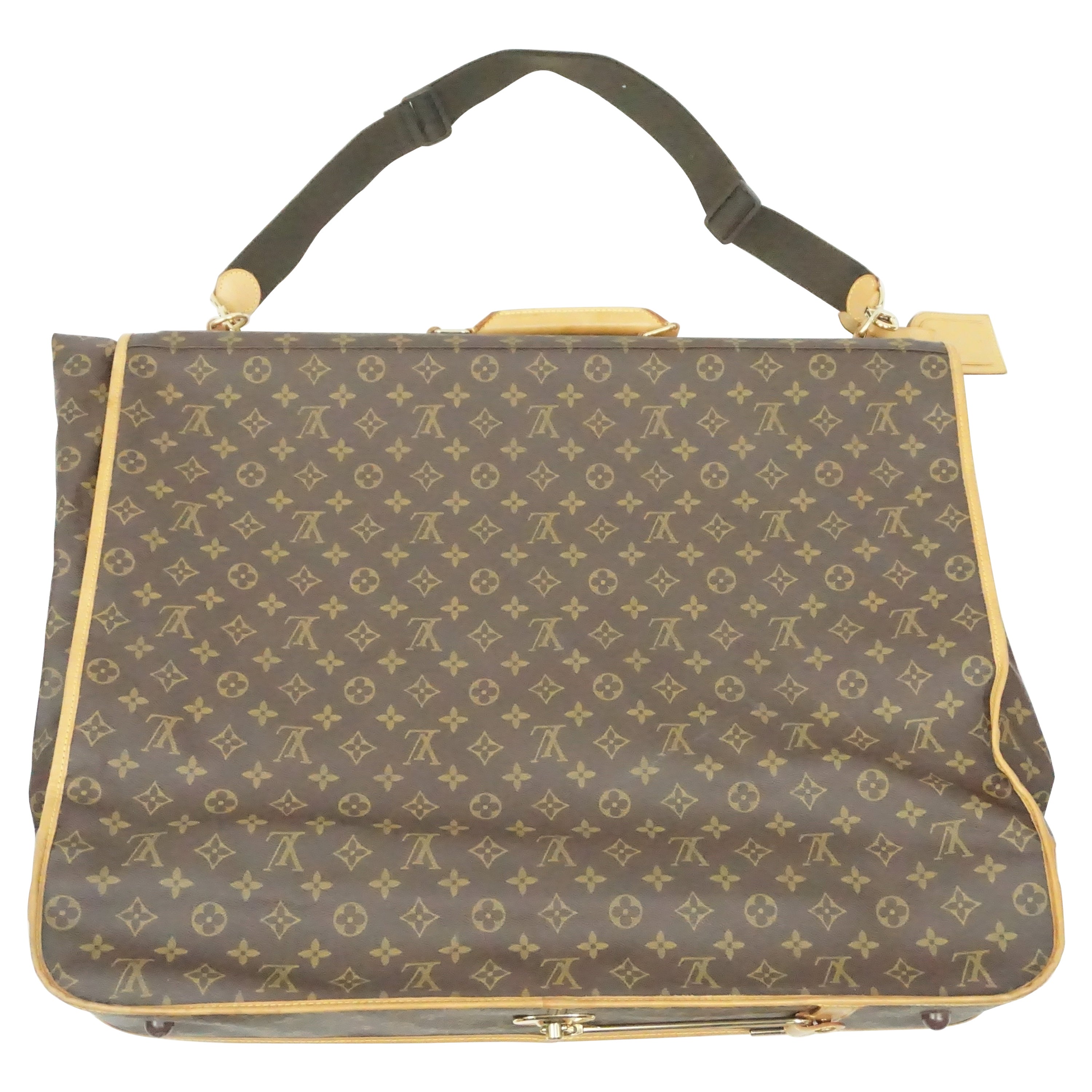 Louis Vuitton Monogram Large Hat or Wig Box by The French Company 1970s ...