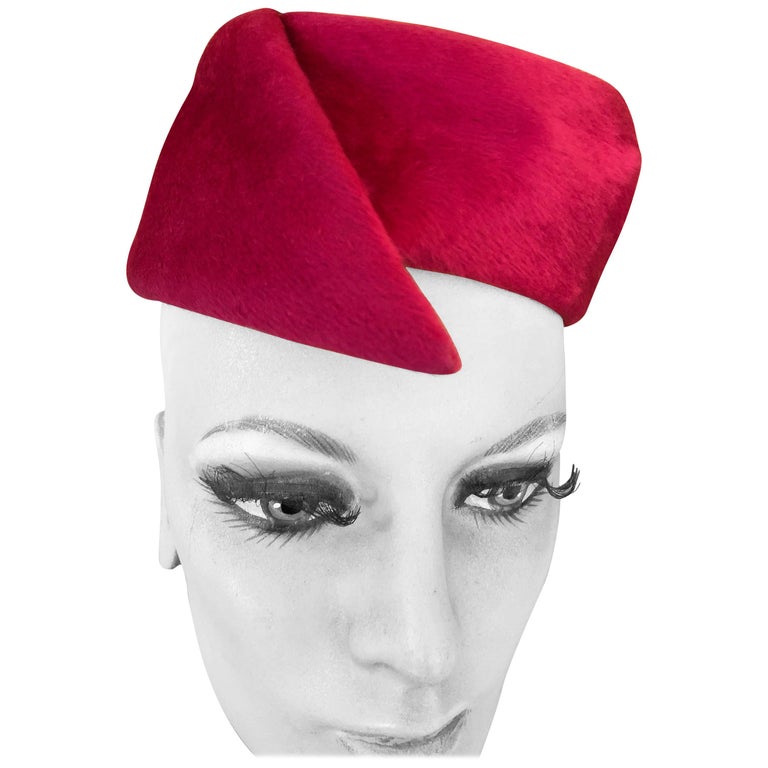 Christian Dior Jaunty Vintage 1960's Pillbox Hat for Miss Dior For Sale ...