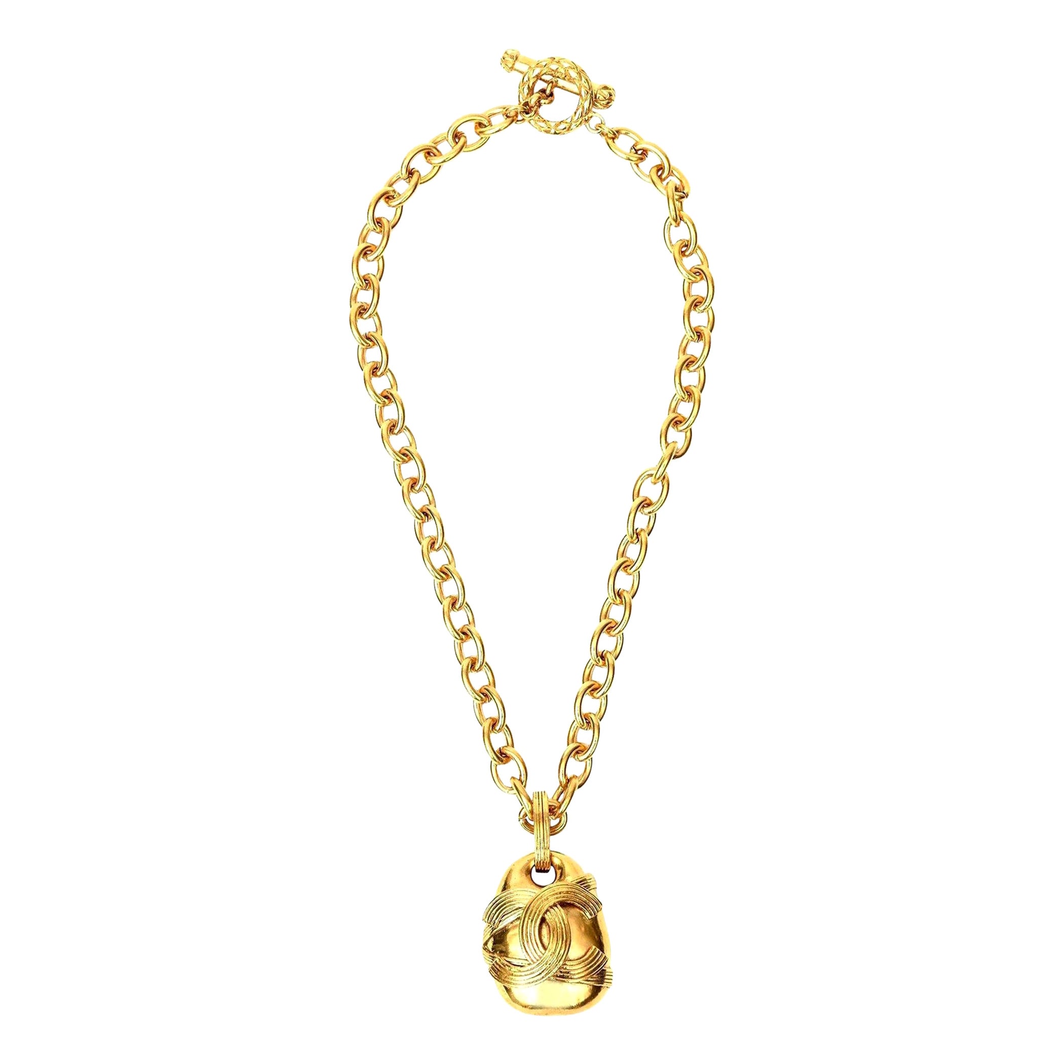 Chanel Chain Necklace With CC Pendant For Sale at 1stDibs