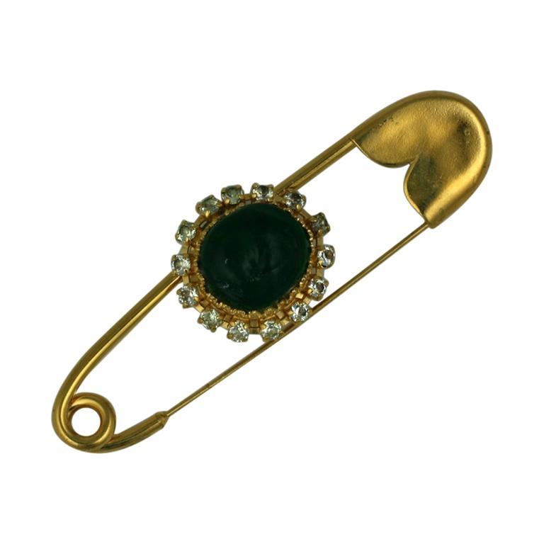 Chanel Emerald Cabochon Kilt Pin Brooch For Sale at 1stDibs