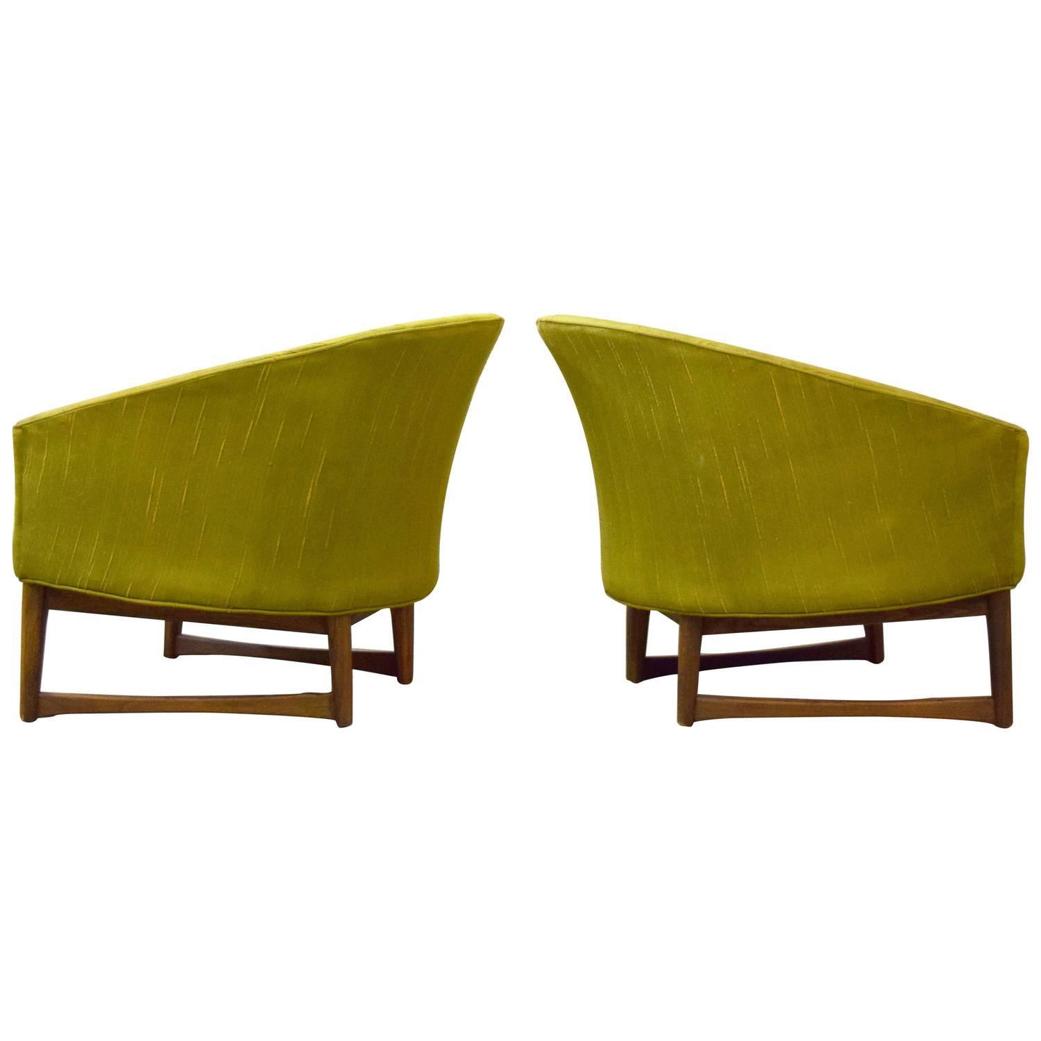 Pair of Richardson Nemschoff Rounded Lounge Chairs at 1stdibs