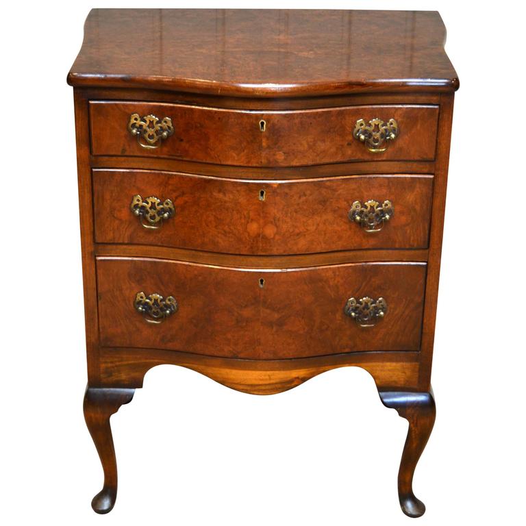 Queen Anne Style Chest of Drawers at 1stDibs