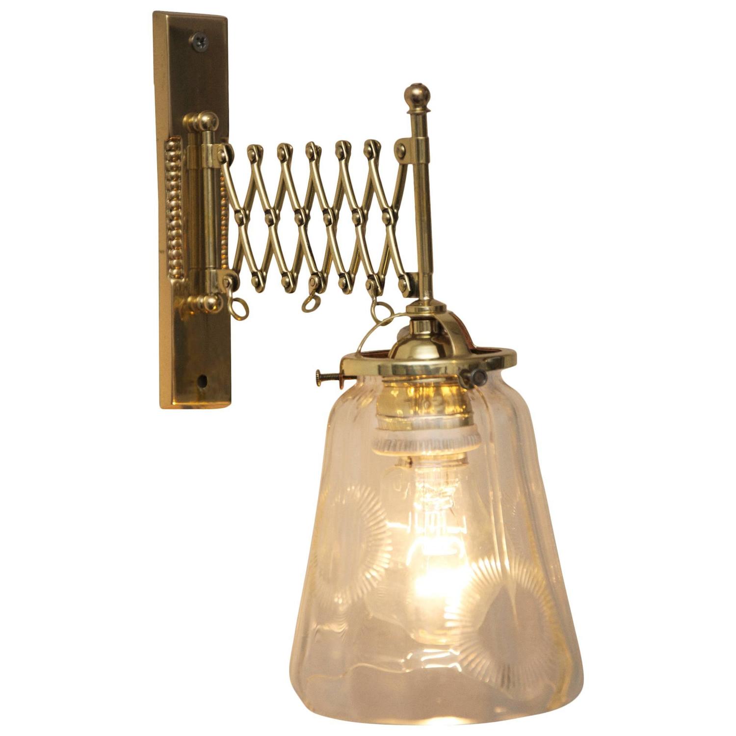 Art Deco Extendable Wall Lamp with Clear Cut Glass For Sale at 1stdibs