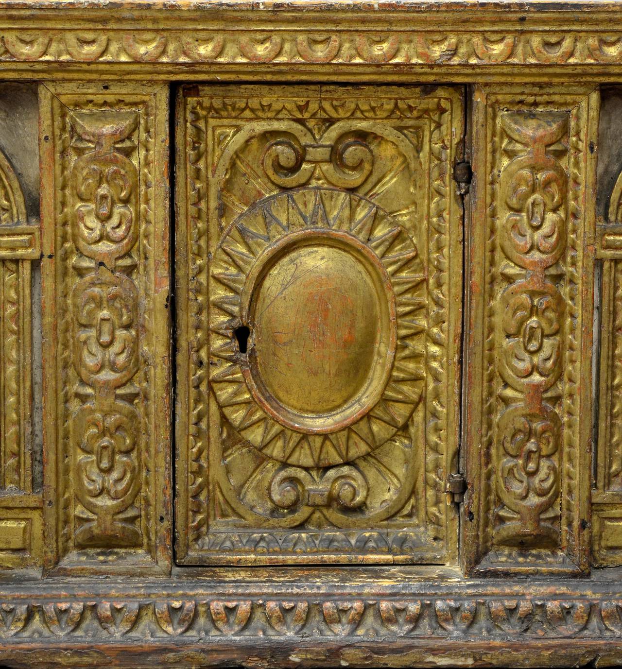Late 16th Century Italian Giltwood Reliquary Box For Sale at 1stDibs