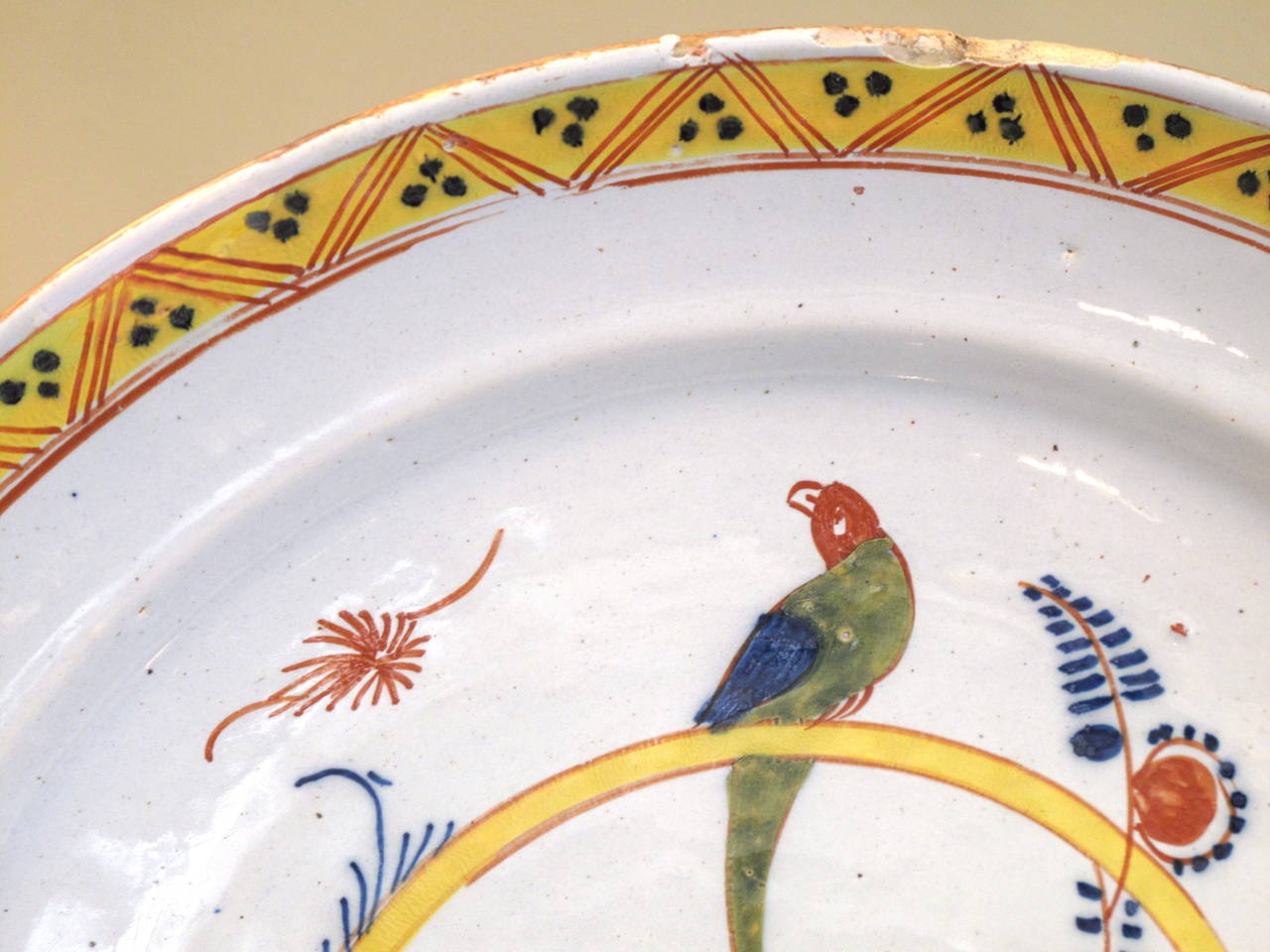 18th Century English Delft Charger with Parrot For Sale at 1stDibs
