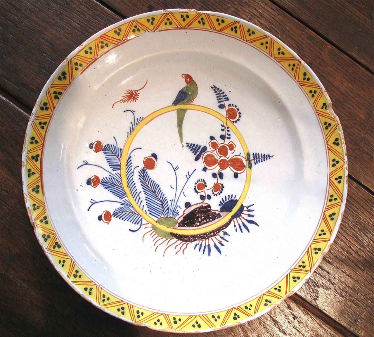 18th Century English Delft Charger with Parrot For Sale at 1stDibs