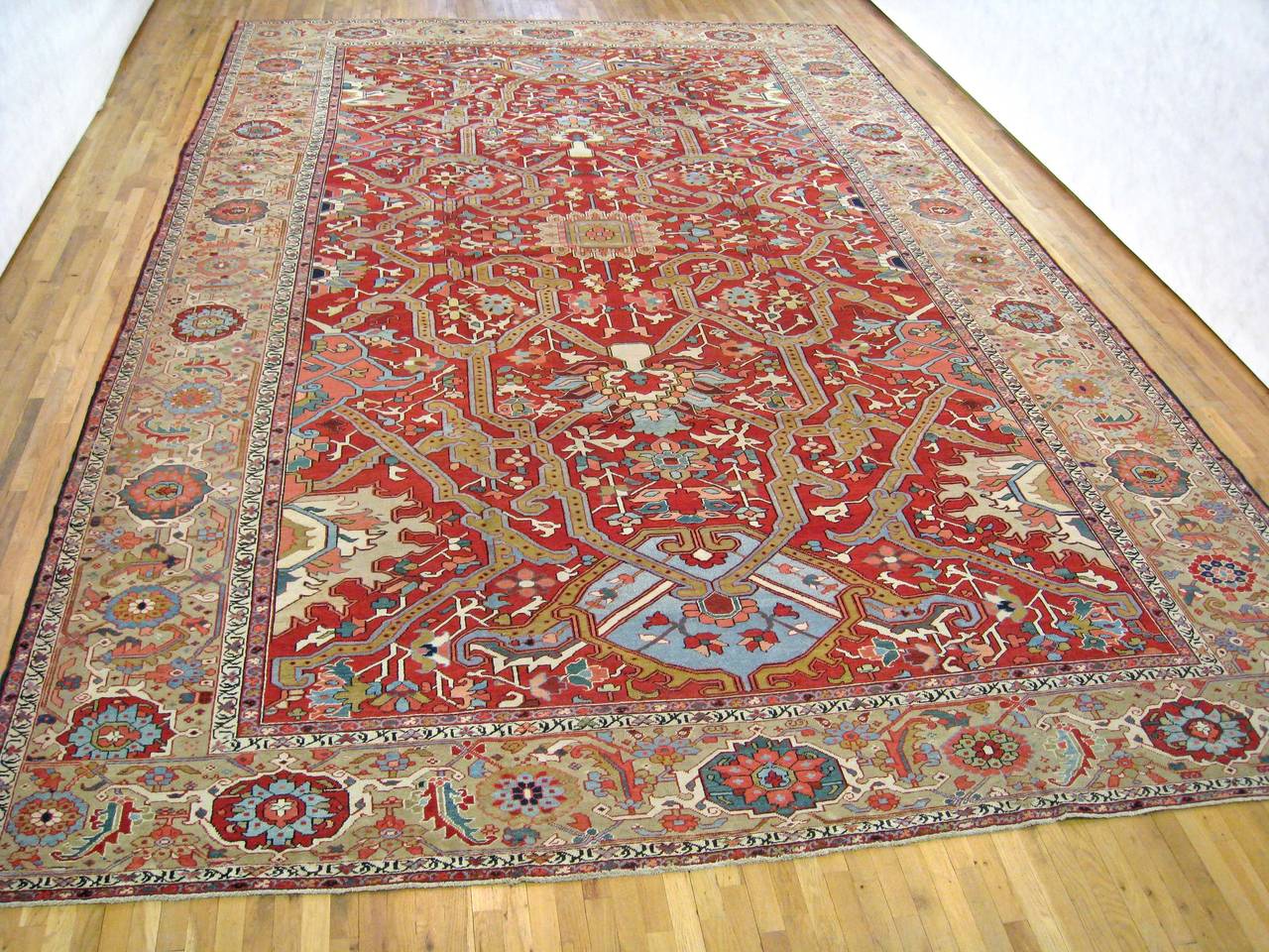 Antique Persian Serapi Decorative Oriental Carpet, in Large Size ...