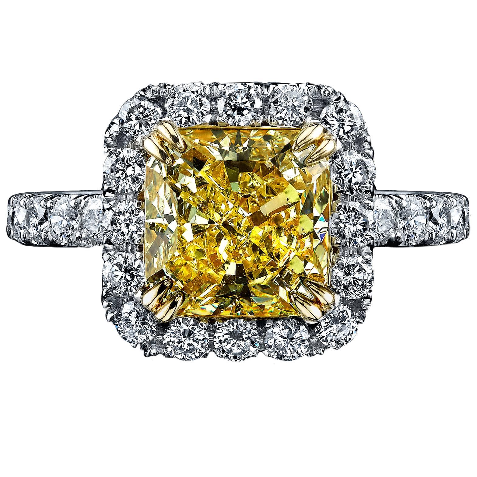 Internally Flawless Radiant Cut Canary Yellow Diamond Gold Engagement ...