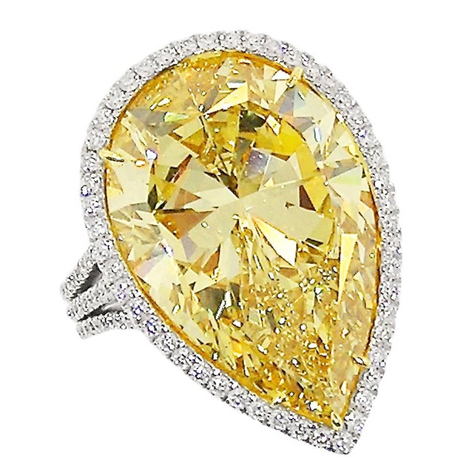 18 Carat Canary Diamond Platinum Ring "The Golden Idol" For Sale at 1stDibs