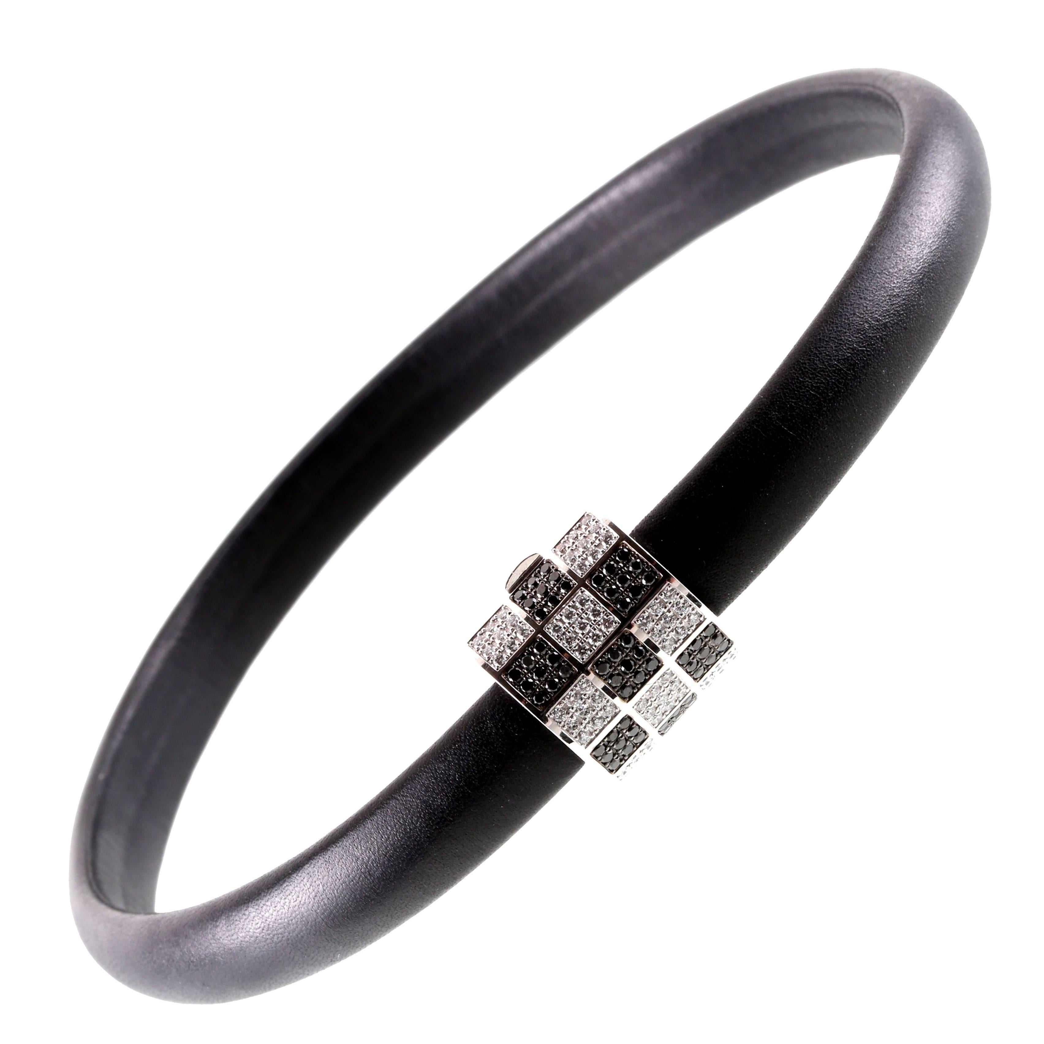 Chopard Diamond Gold Choker Necklace at 1stDibs