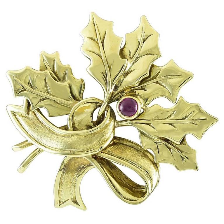 Tiffany and Co. Gold Christmas Holly Pin at 1stDibs | gold christmas ...