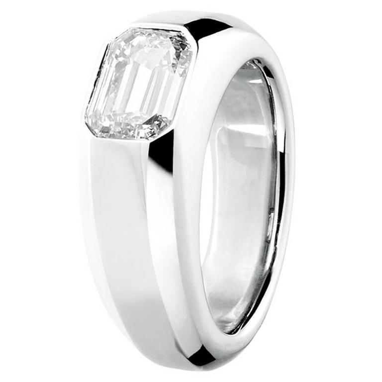 Renesim Broad 2 Carat Emerald Cut Diamond Platinum Ring For Sale at 1stDibs
