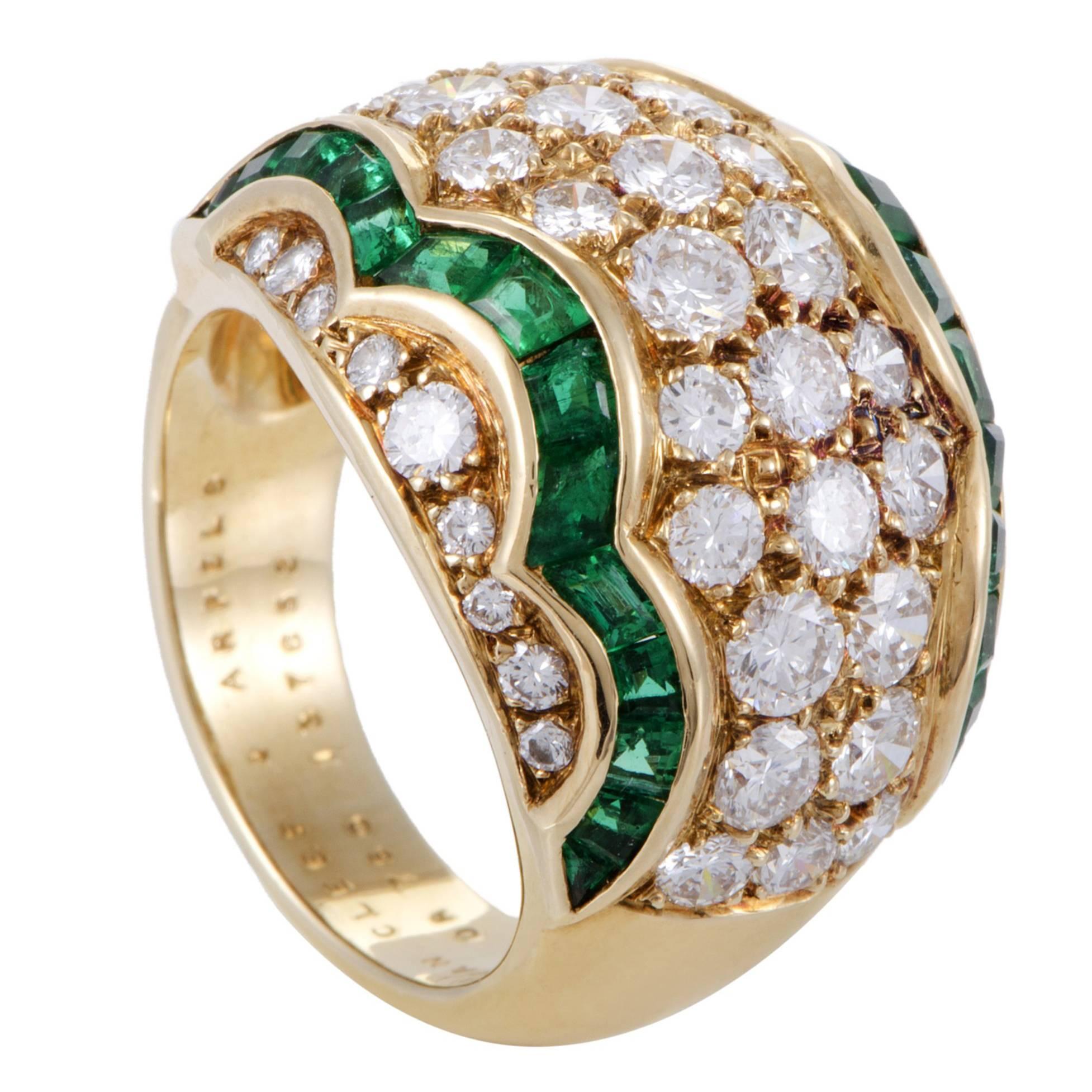 Van Cleef and Arpels Emerald Diamond Gold Ring at 1stDibs