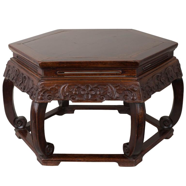 Chinese Hong-Mu Hexagonal Facetted Table in Relief, 19th Century For ...