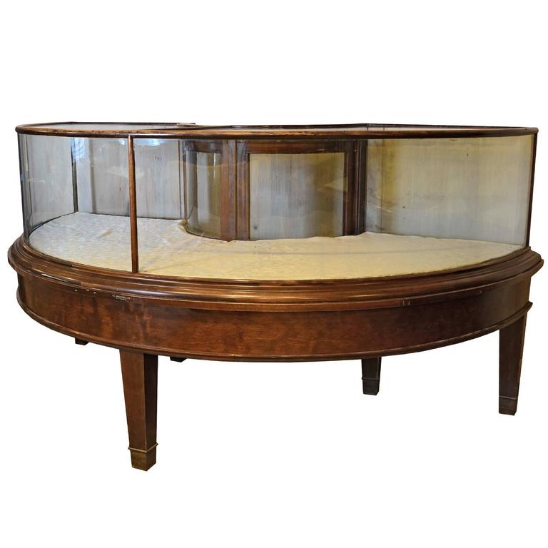 Curved Mahogany Display Case, circa 1905 at 1stDibs