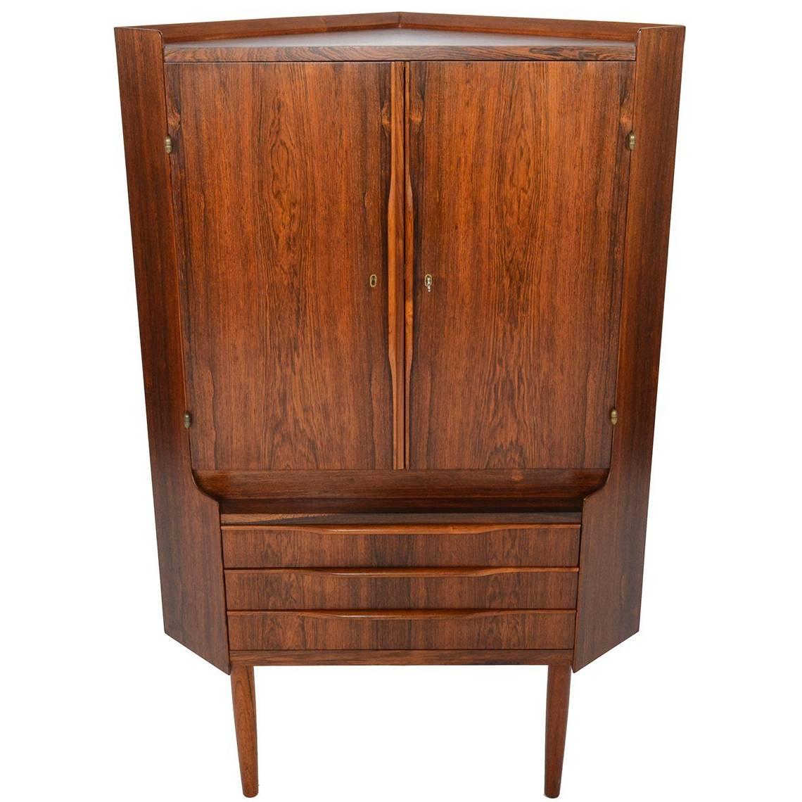 Danish Modern Corner Unit in Brazilian Rosewood For Sale at 1stDibs