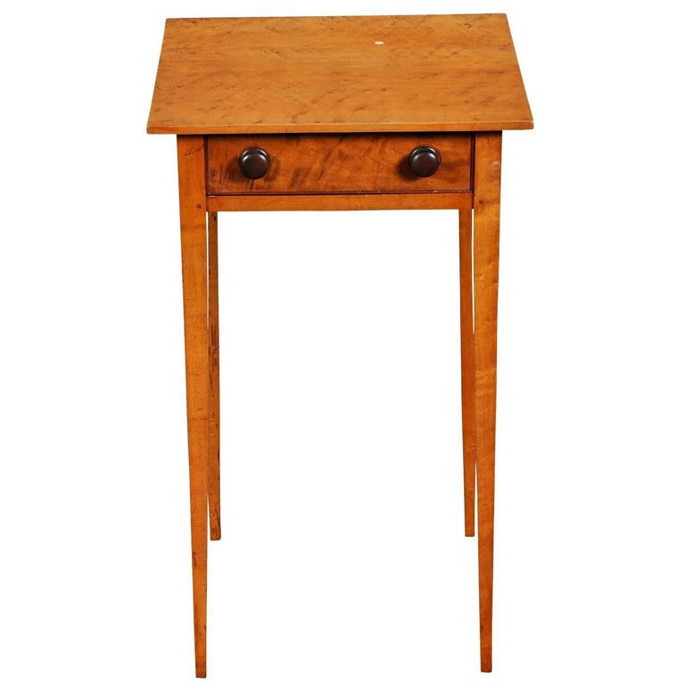 American Federal Figured Bird's-Eye Maple Side Table at 1stDibs