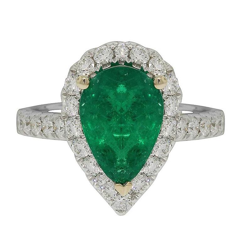 2.07 Carat Pear Shape Emerald Diamond gold Halo Engagement Ring at ...