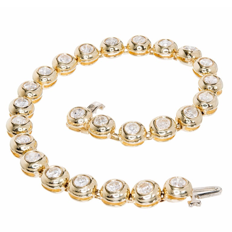 5.25 Carat Diamond Gold Round Tube Set Hinged Bracelet For Sale at 1stDibs