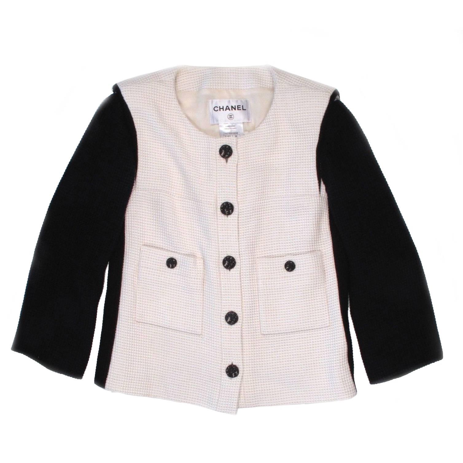 Chanel Spring 2015 Jacket - 4/6 - 38 - White Black Navy Tweed CC Logo ...