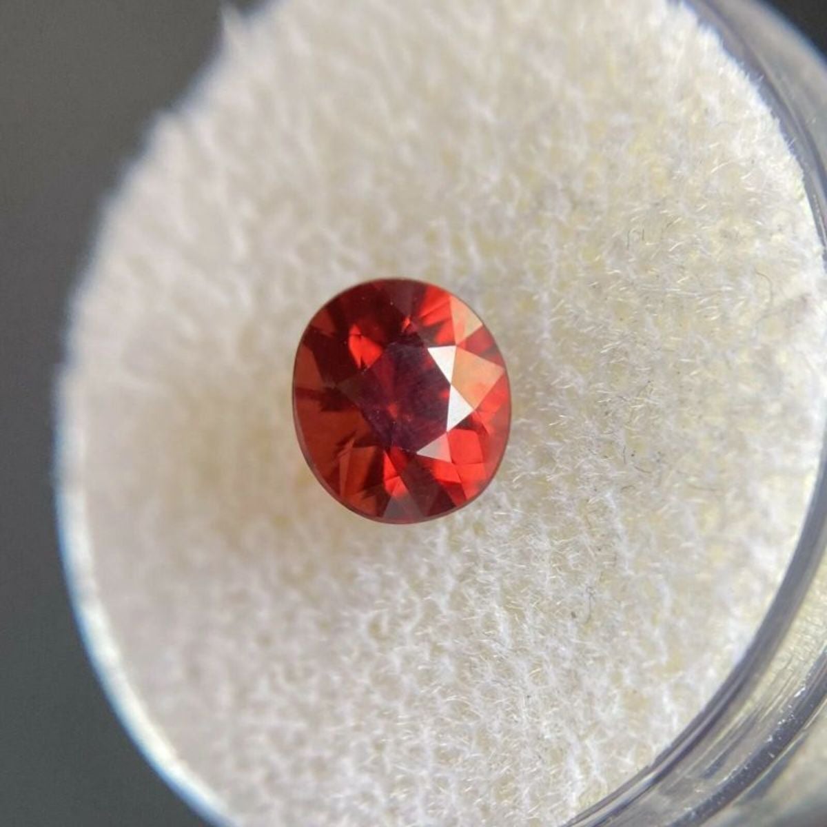 Grenat rouge orange vif 1.34ct taille ovale pierre précieuse libre En ...