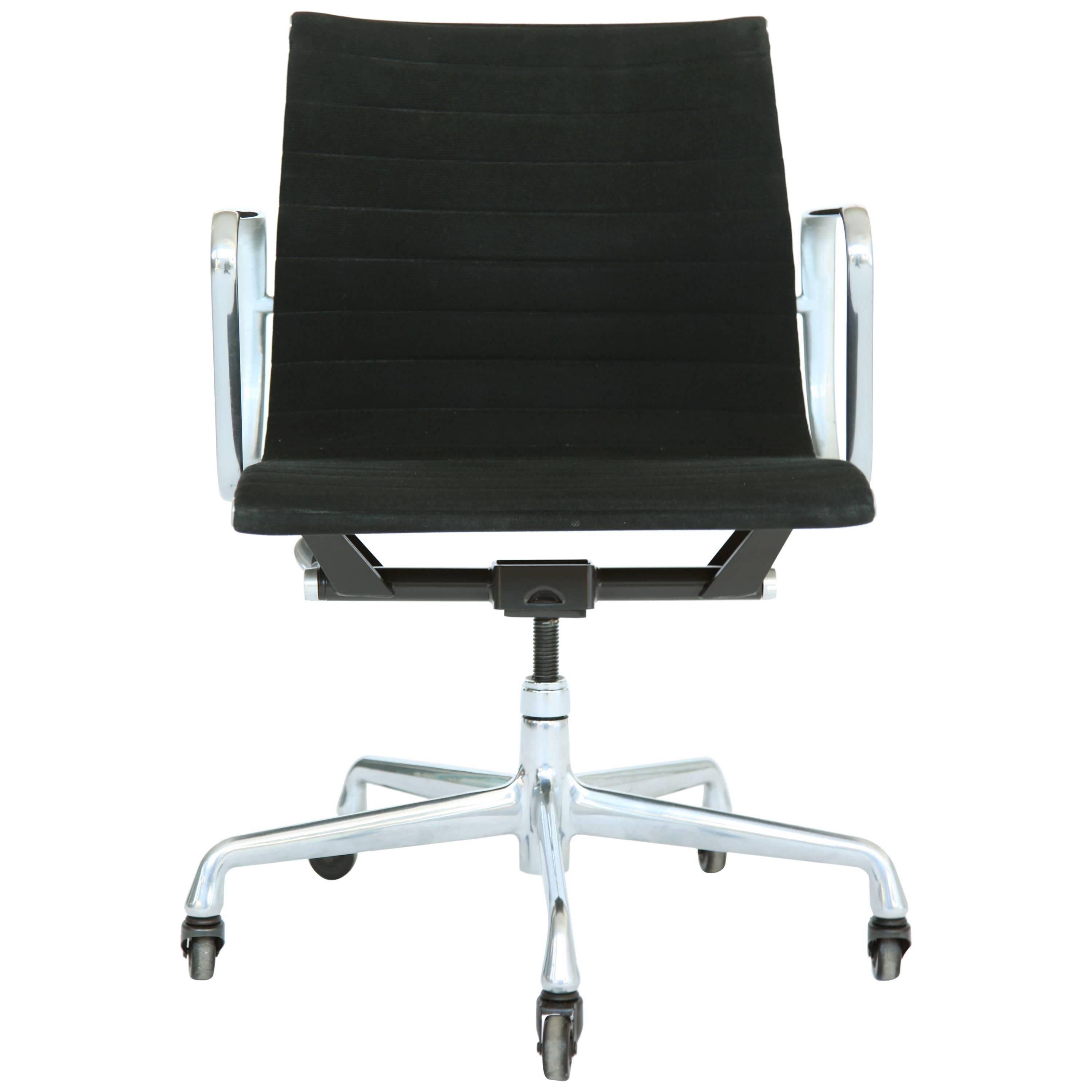 Eames Aluminum Group Desk/Conference Chair at 1stDibs