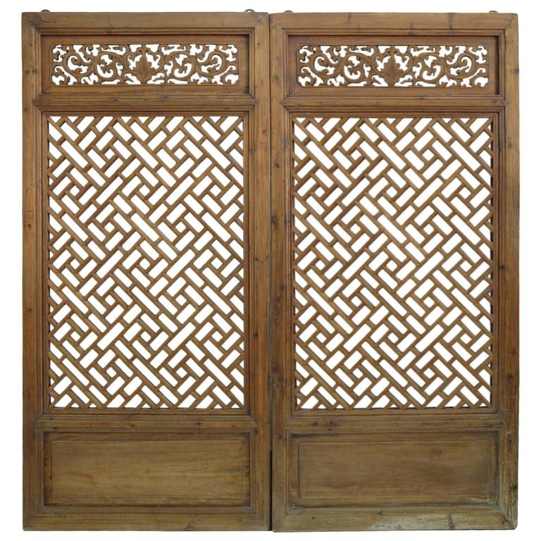 Pair of Early 19th Century Chinese Window Screens For Sale at 1stDibs