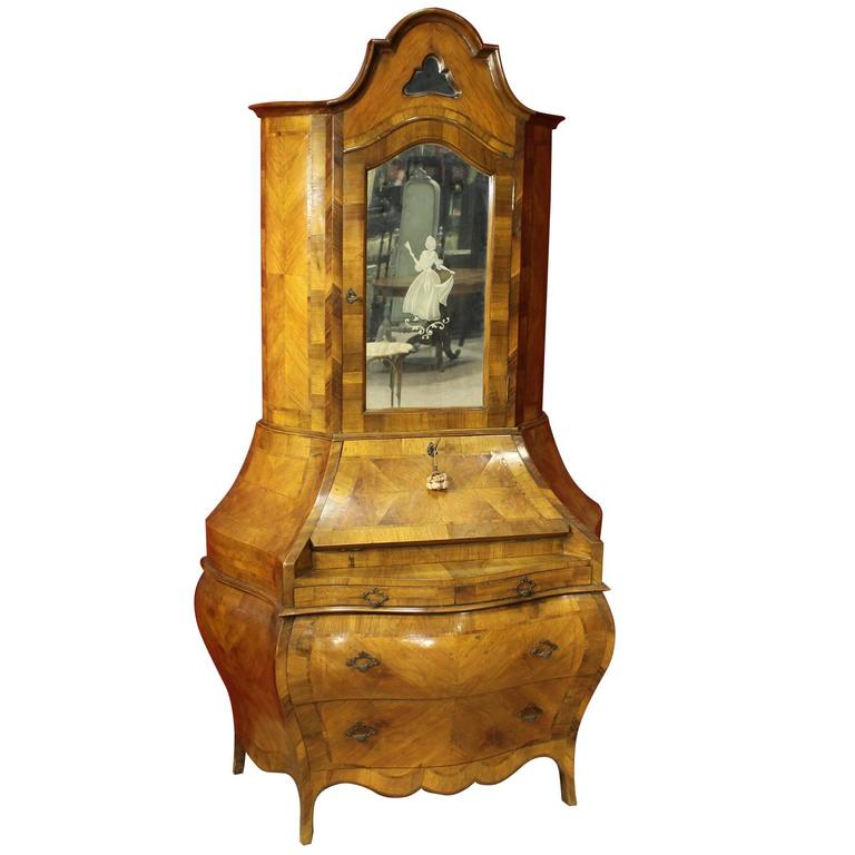 20th Century Walnut Bureau with Mirrors For Sale at 1stDibs