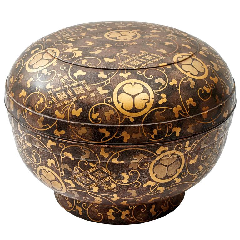 Japanese Edo Period Black Lacquer Box, 19th Century at 1stDibs