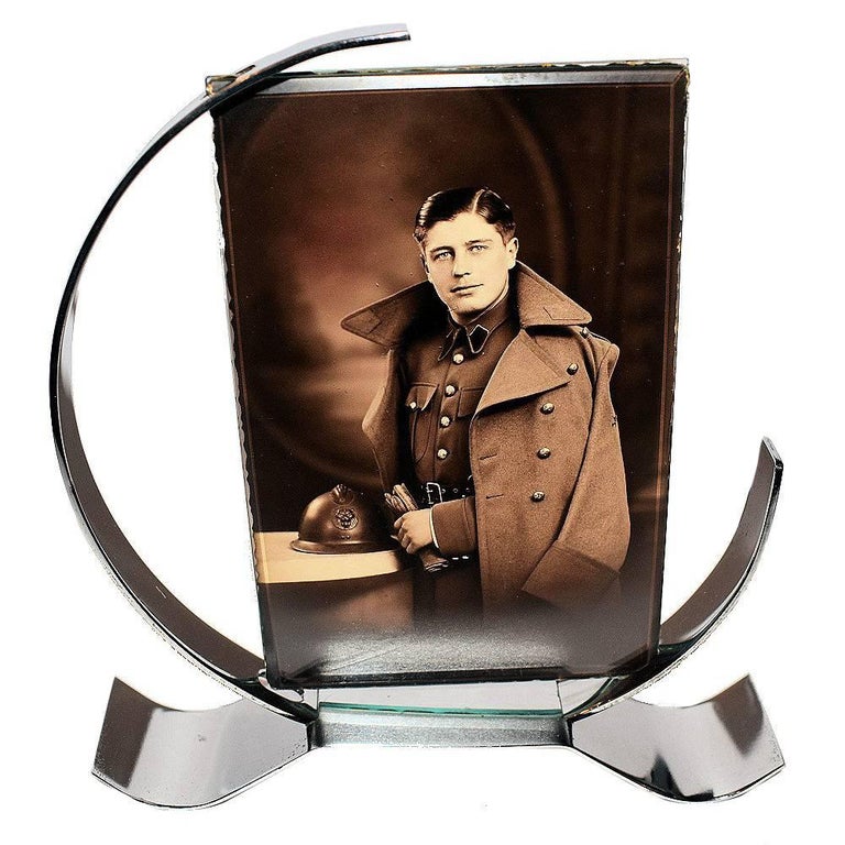 Circular Art Deco Chrome-Plated Metal Picture Frame at 1stDibs