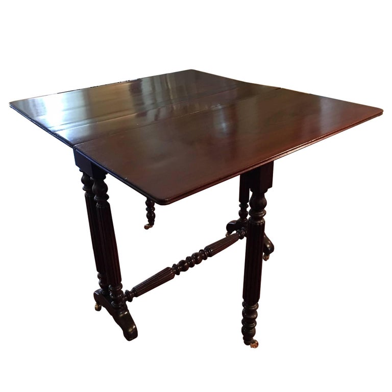 American Sheraton Drop Leaf Table with Reeded Legs, 19th Century at 1stDibs