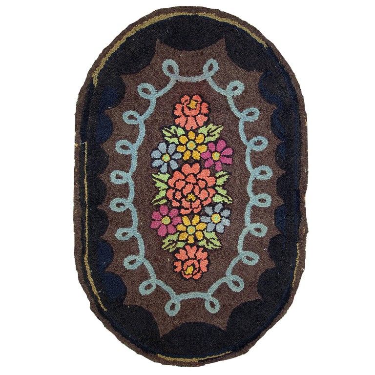 Handmade Antique American Oval Hooked Rug, 1920s, 1C411 at 1stDibs