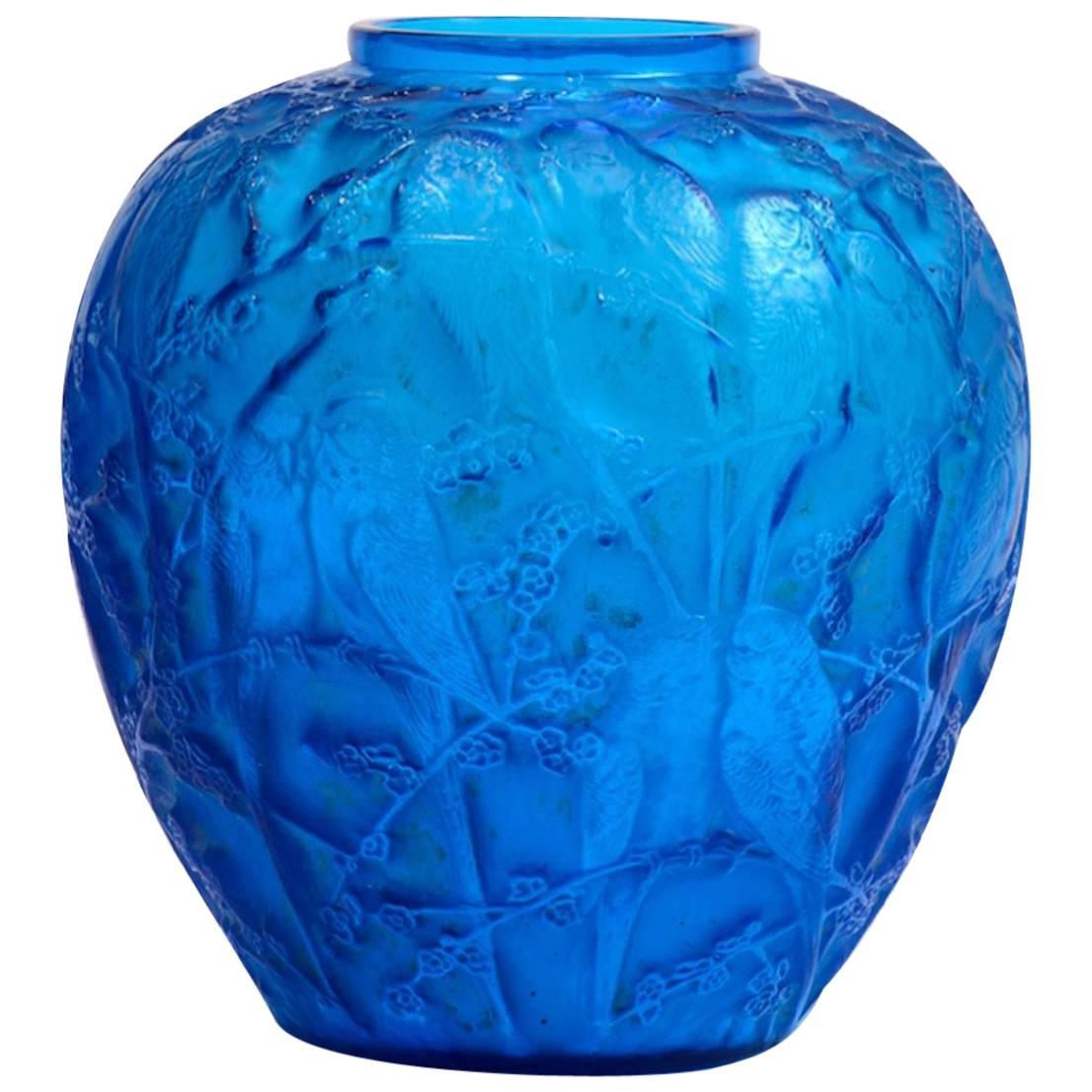 Rene Lalique Electric Blue Vase "Perruches" at 1stDibs | lalique blue vase