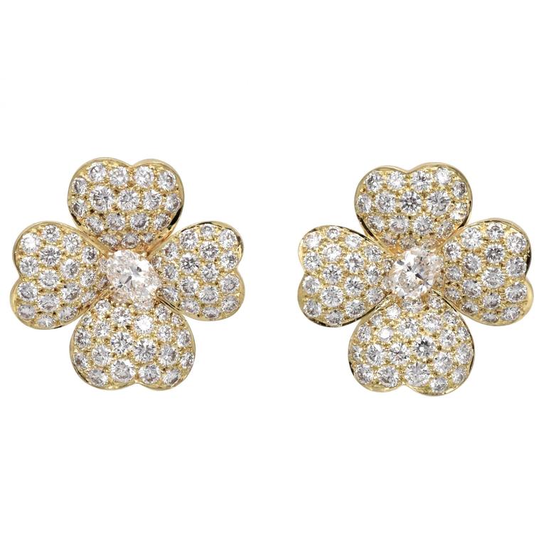 Van Cleef and Arpels "Cosmos" Medium Diamond Gold Flower Earrings at ...