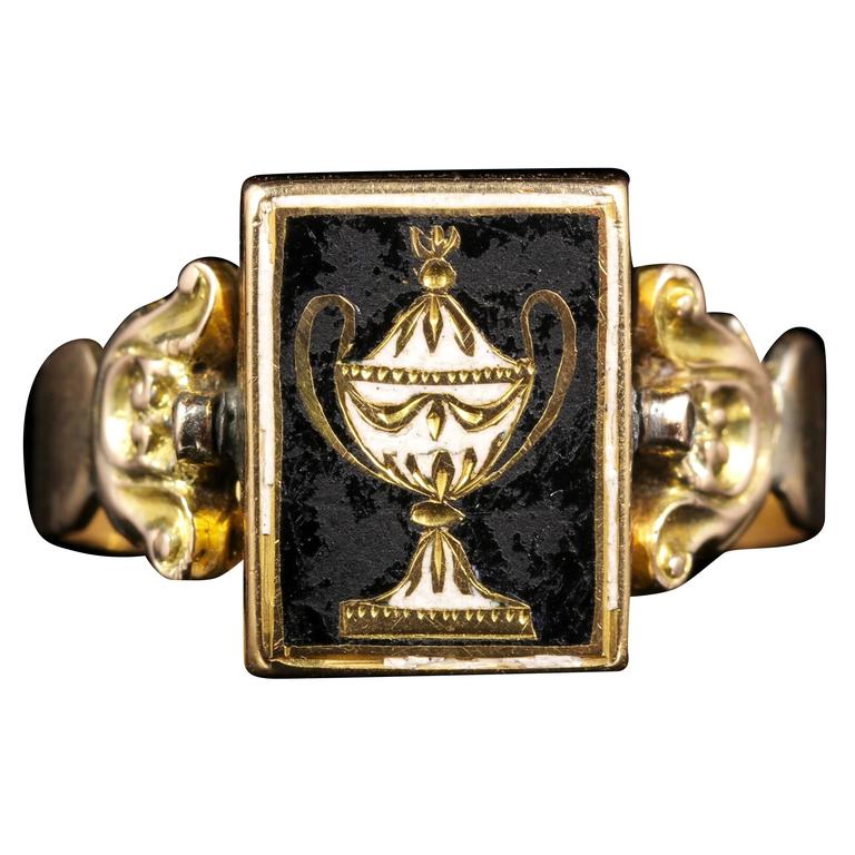 Antique Georgian Boxed Gold Mourning Spinning Ring For Sale at 1stDibs