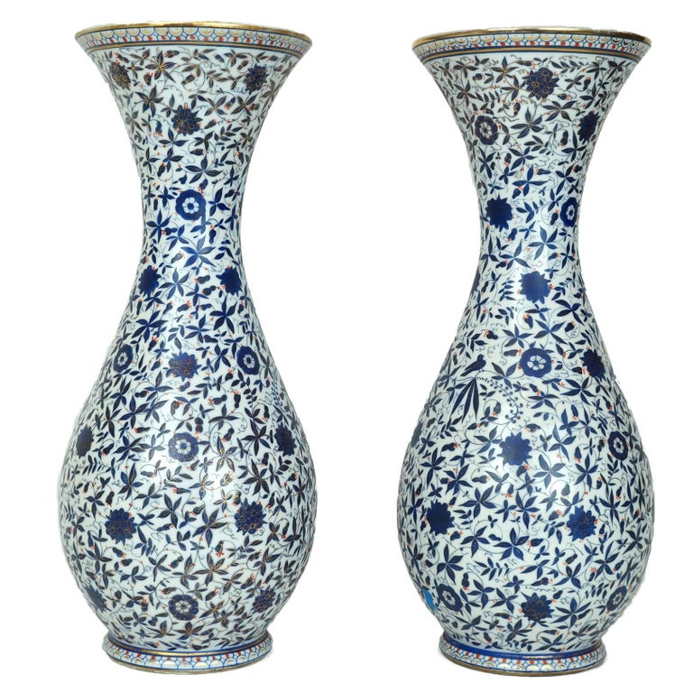 Beautiful Pair of Turkish Iznik Design Blue and White Porcelain Flower ...