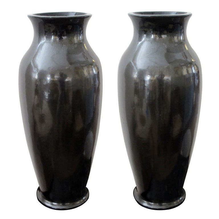 A Striking Pair of American Art Deco Vases by Gladding McBean at 1stDibs