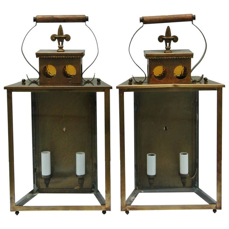 A Pair of Coach Style Lantern Outdoor Lights at 1stDibs