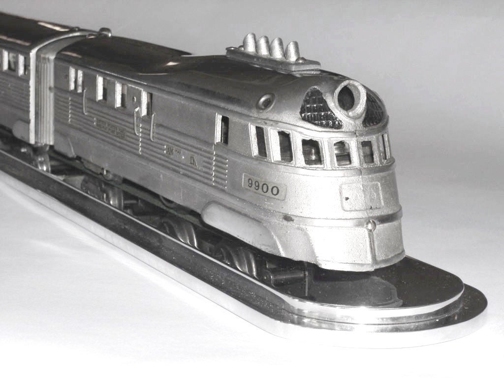 Burlington Zephyr Model Train W/ Custom Streamline Display Stan at 1stDibs