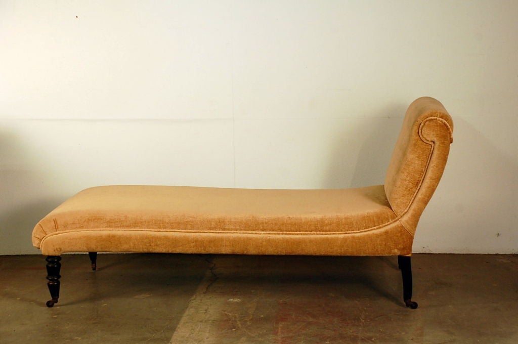 Elegant Napoleon III meridienne day bed at 1stDibs