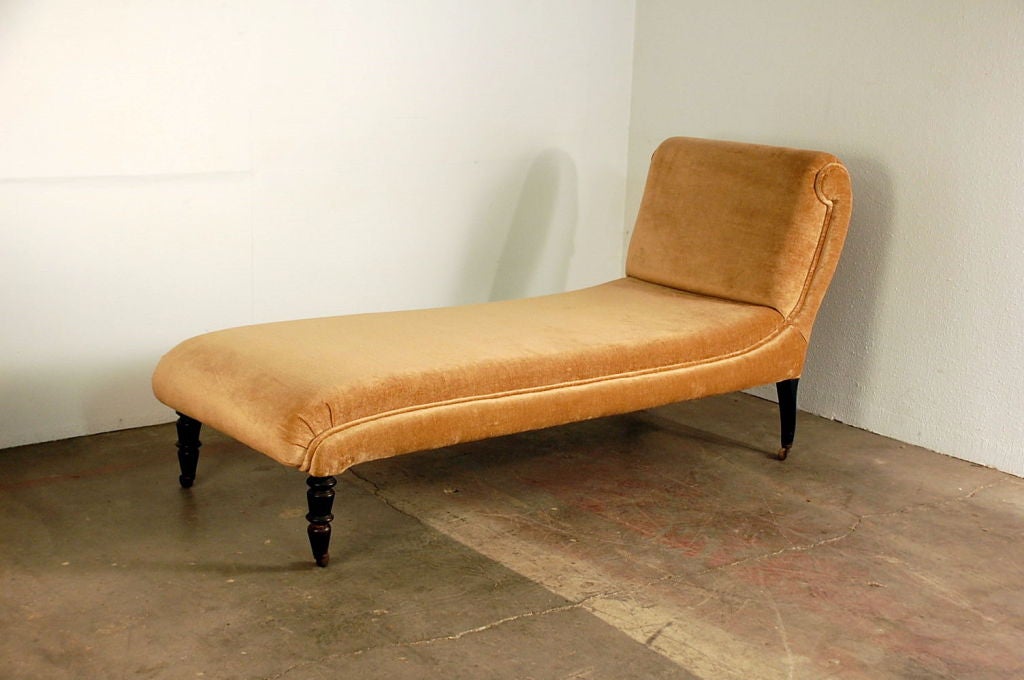 Elegant Napoleon III meridienne day bed at 1stDibs