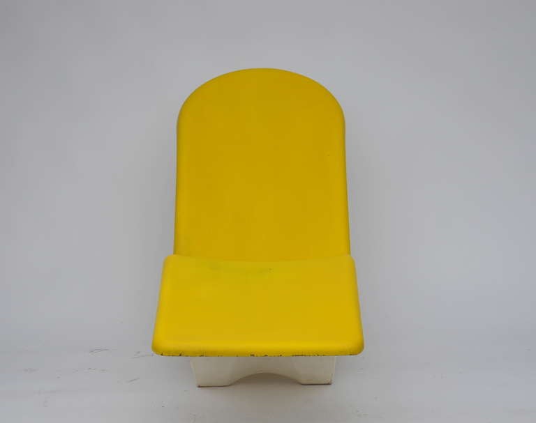 Rare Set Of 4 Matching Yellow Fiberglass 60's Pool Loungers at 1stDibs
