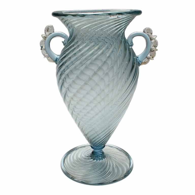 Beautiful Venetian Classic Glass Vase For Sale at 1stDibs