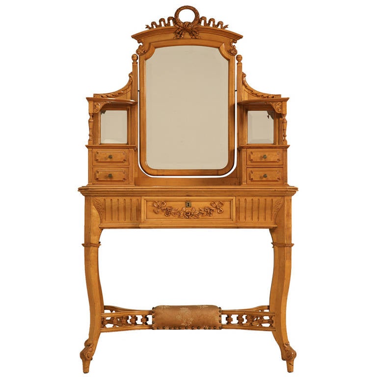 American Victorian Dressing Table with Mirror For Sale at 1stdibs
