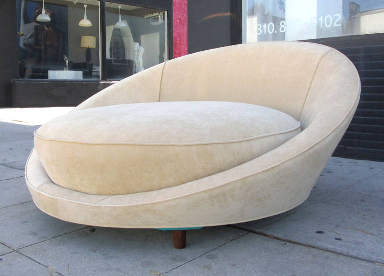 Circular Love Chair by Milo Baughman at 1stDibs | big circular lounge chair