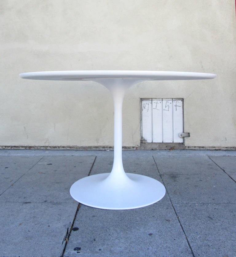 Burke Tulip Dining Table in the Style of Eero Saarinen at 1stDibs ...