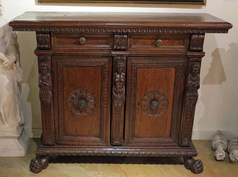 An Italian Renaissance Walnut Credenza, 17th Century For Sale at 1stdibs