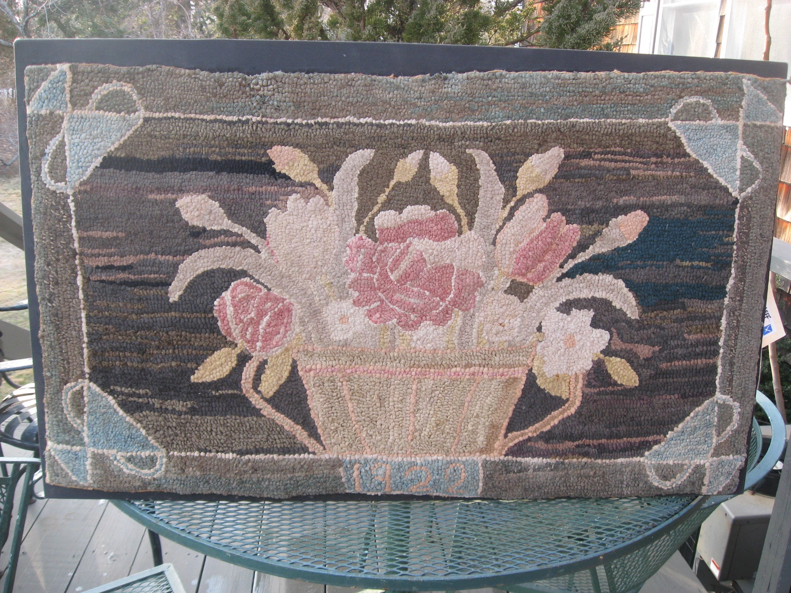 American Vintage Hooked Rug at 1stDibs