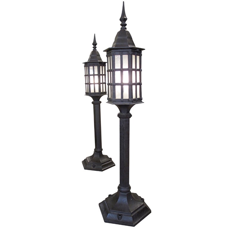 Pair of Early 20th Century Pier Lamps For Sale at 1stDibs