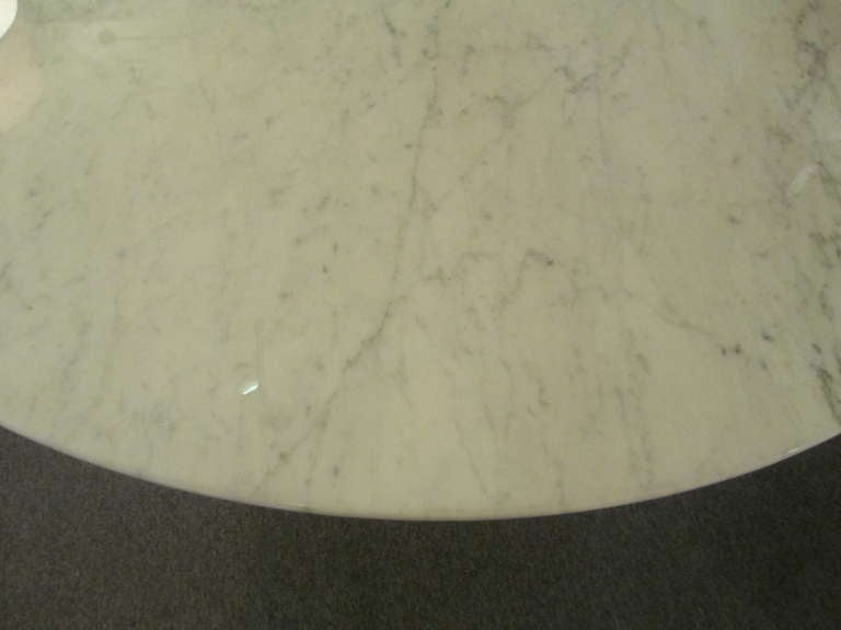 Saarinen Carrara Marble Pedestal Table for Knoll at 1stDibs